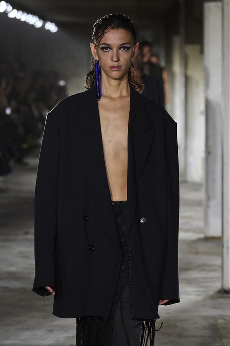 Dries Van Noten S/S 23 Show (Dries Van Noten)