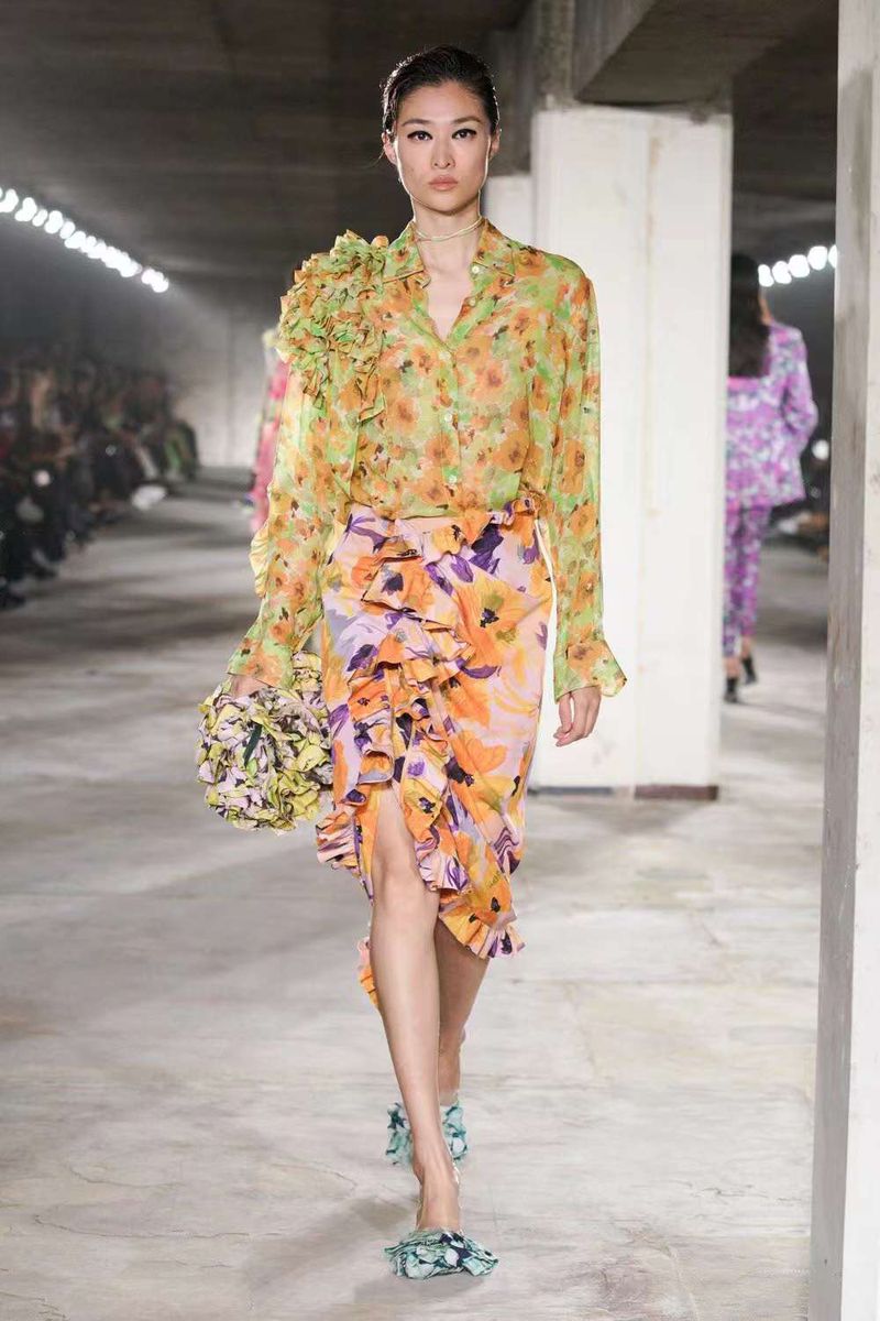 Dries Van Noten S/S 23 Show (Dries Van Noten)