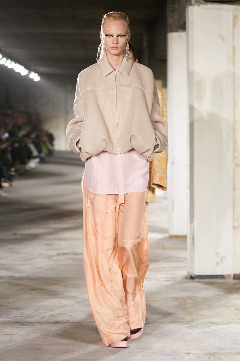 Dries Van Noten S/S 23 Show (Dries Van Noten)