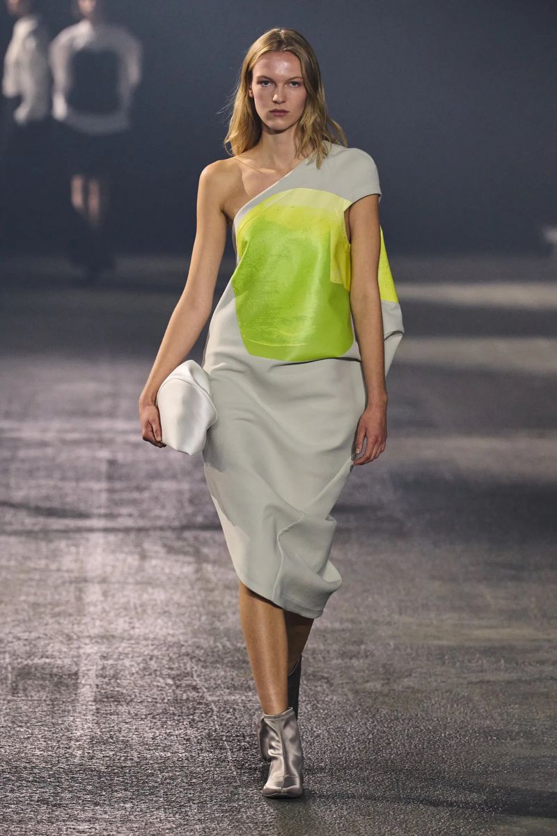 Issey Miyake S/S 23 Show (Issey Miyake)