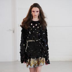 Julie Gaw - Model Profile - Photos & latest news