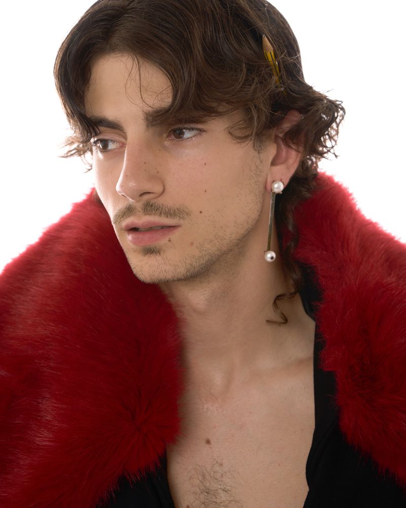 A TRIP INTO THE AVANT-GARDE WITH AN ADDICTIVELY EXPERIMENTAL FEATURING ...