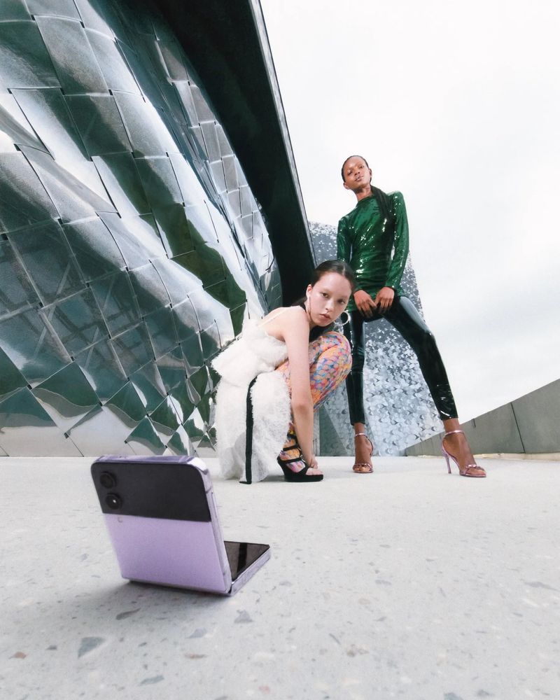 With this phone there are no bad angles x Samsung (British Vogue)