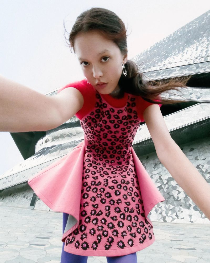 With this phone there are no bad angles x Samsung (British Vogue)