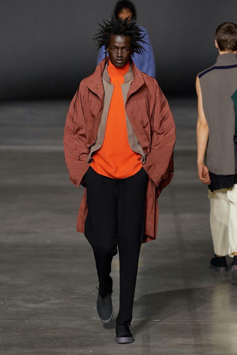 Homme Plissé Issey Miyake F/W 23 Show (Issey Miyake)