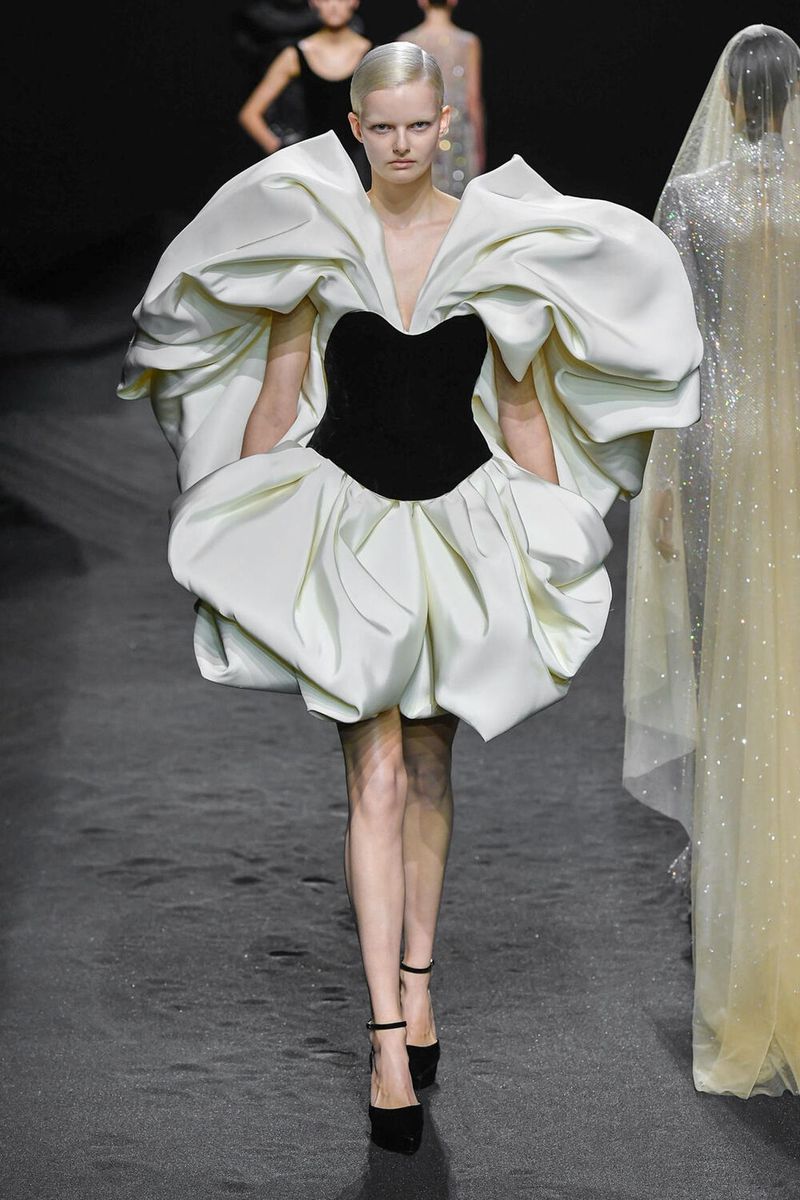 Ashi Studio Haute Couture Spring 2023 Show (Ashi Studio)