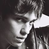 Nicholas Galitzine (Numéro Netherlands)