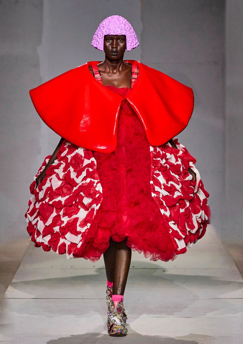 Comme des Garçons S/S 24 Show (Comme des Garçons)