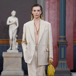 Freya Nutter - Model Profile - Photos & latest news