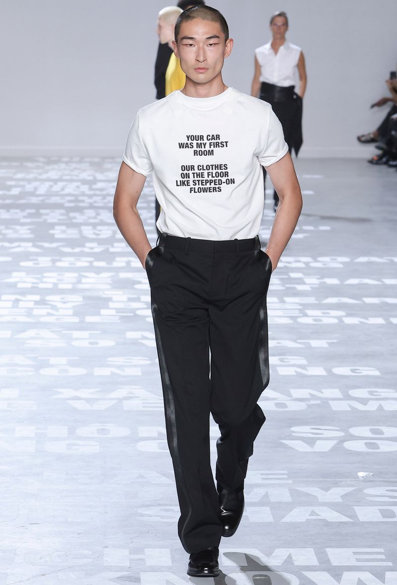 Helmut Lang S/S 24 Show (Helmut Lang)