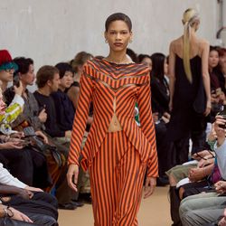 Minnie Warren - Model Profile - Photos & latest news