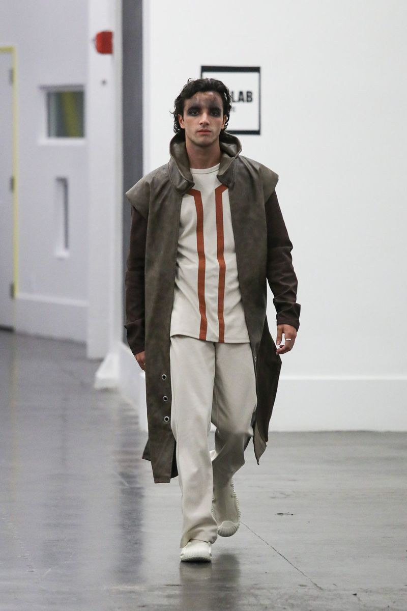 WE LAB and the Birth of an AI Fashion Show at NYFW (Vogue China online)