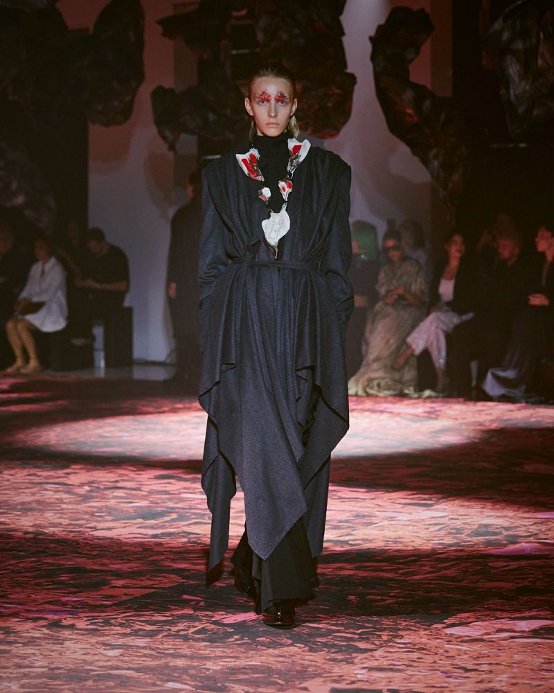 Yuima Nakazato Haute Couture Fall 2023 Show (Various Shows)