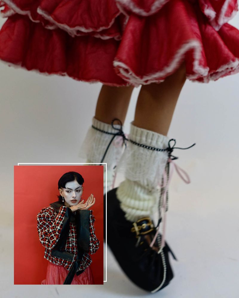 INTERMISSION (LOOK ONE)