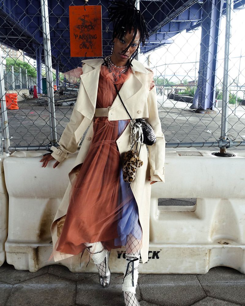 INTERMISSION (LOOK ONE)