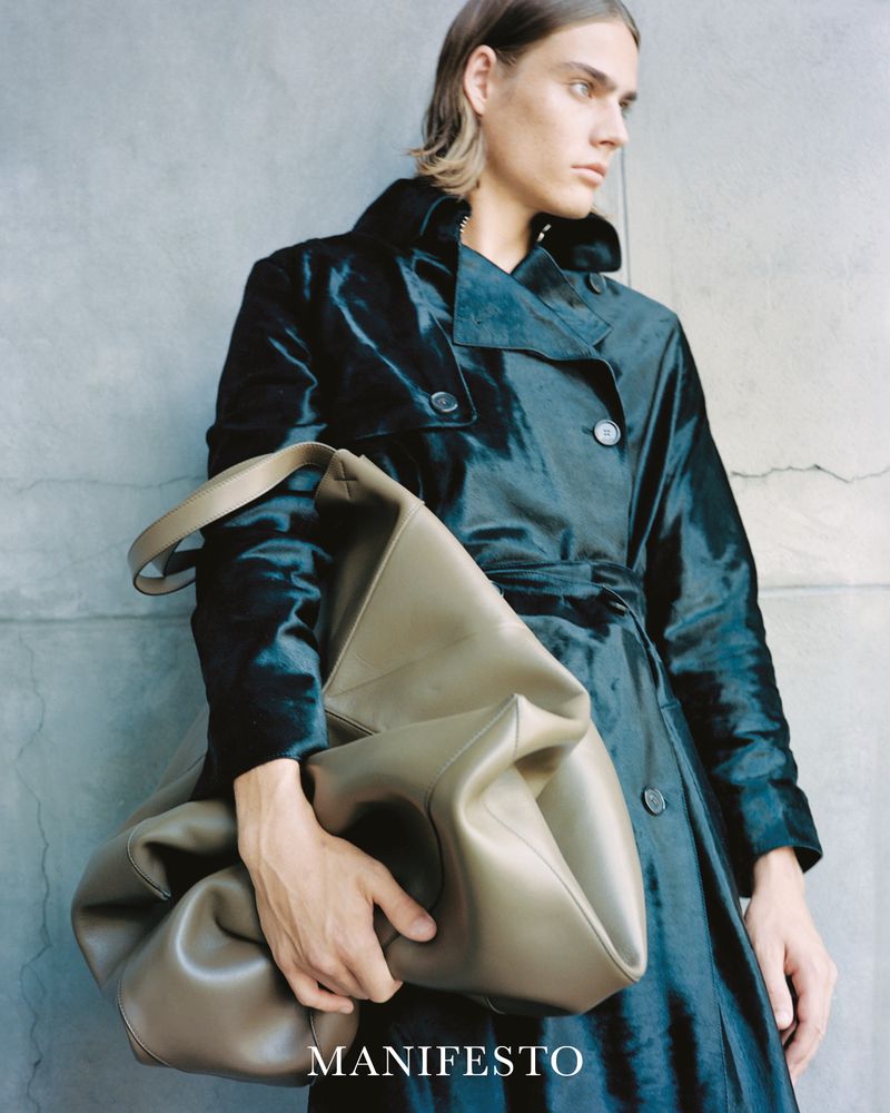 Hugging Moments (Manifesto Magazine)