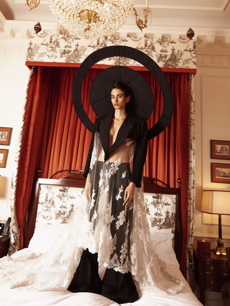 Kings and Queens: the rise of Royalcore makeup by Lesley Edith (Vogue ...