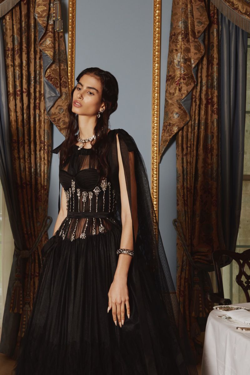 Kings and Queens: the rise of Royalcore makeup by Lesley Edith (Vogue ...