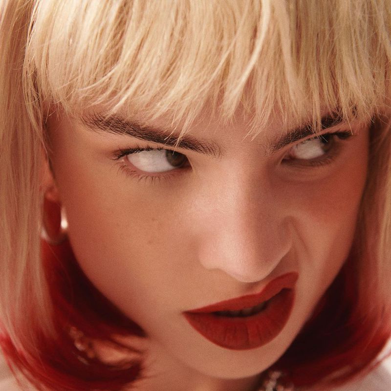 Giulia (Glamour Brasil)