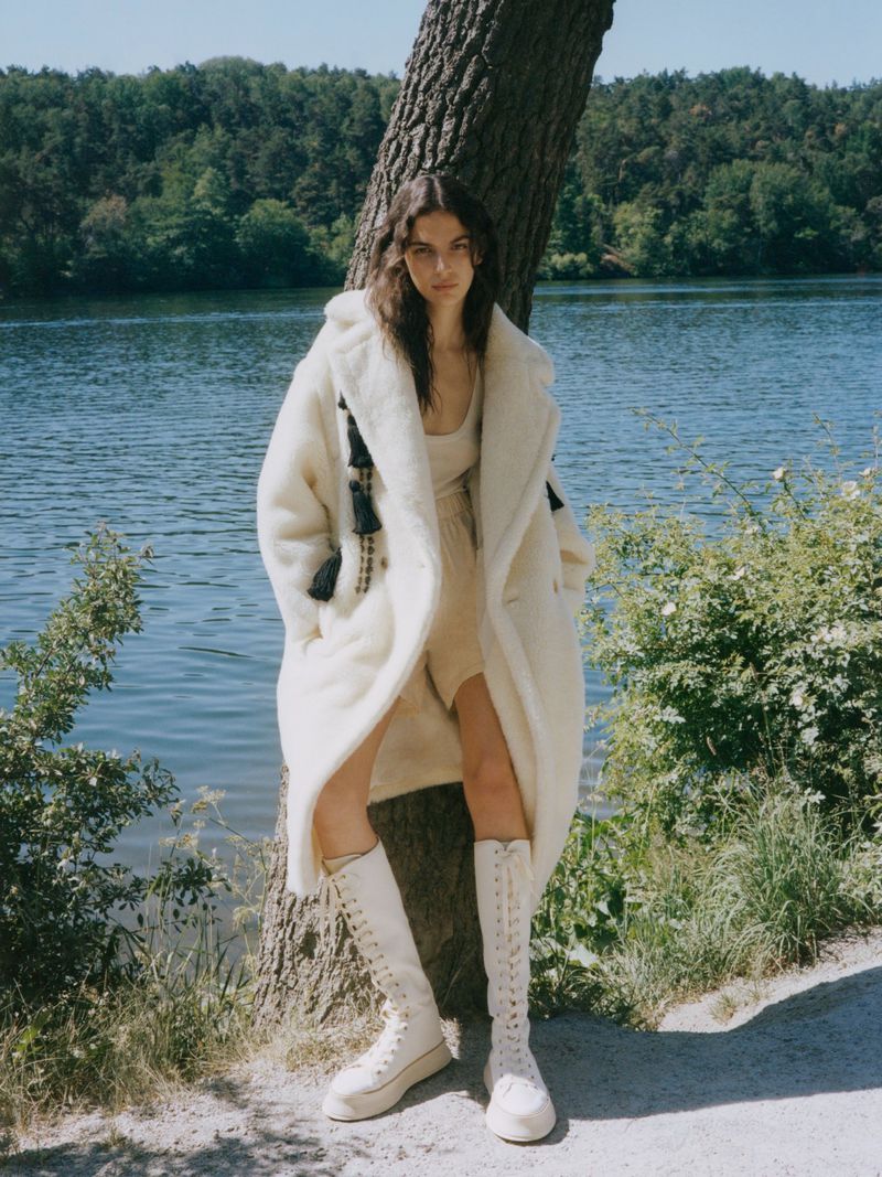 Manifesto x Max Mara (Manifesto Magazine)