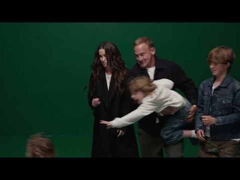 Gap Holiday 2023 Campaign (Gap)