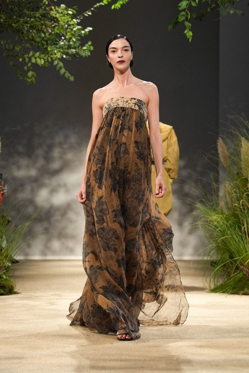 Max Mara S/S 24 Show (Max Mara)