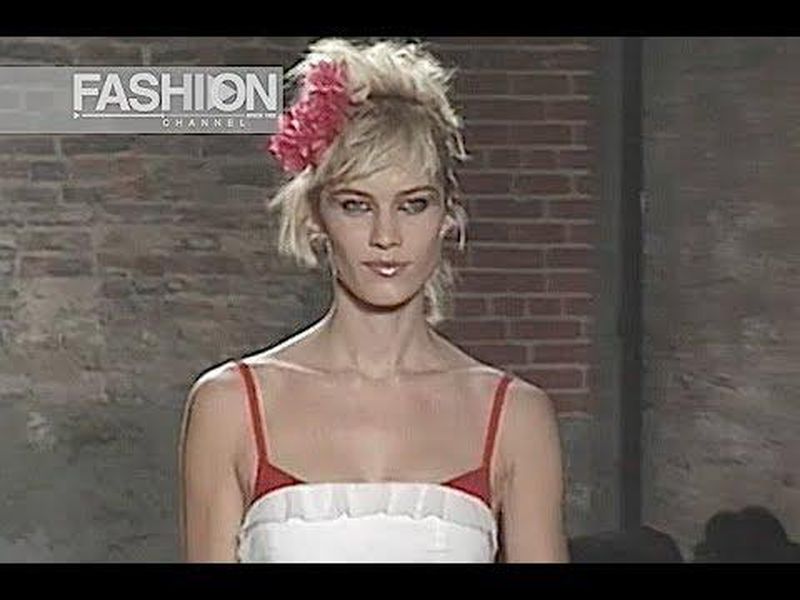 DKNY S/S 2003 Show (DKNY)