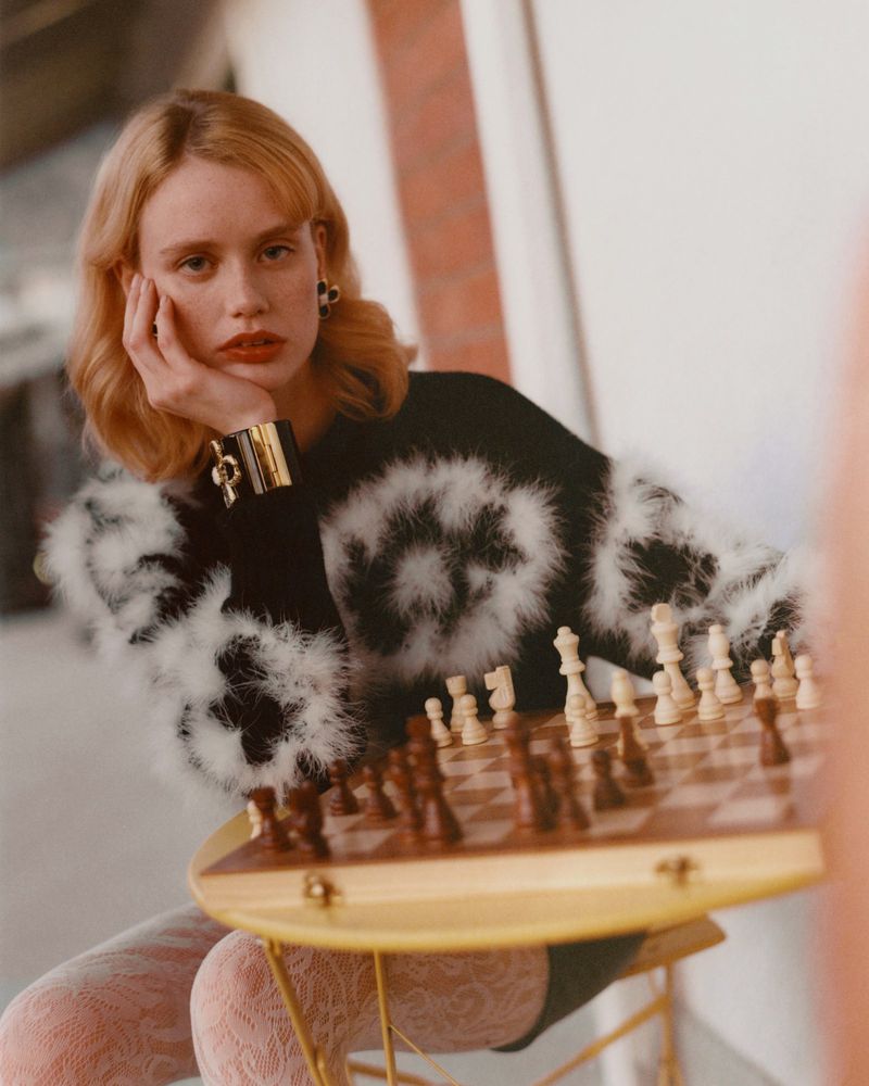 Drive by and meet me at the station. (InStyle Mexico)