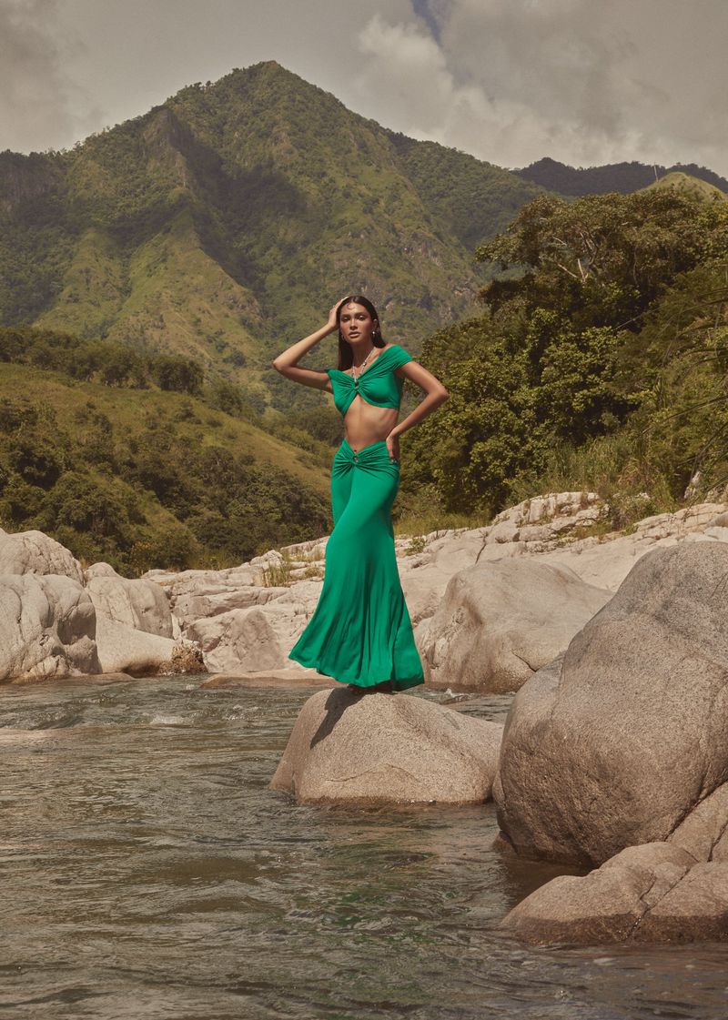 Chasing Wild Dreams: Harper's BAZAAR Vietnam (Harper's Bazaar Vietnam)