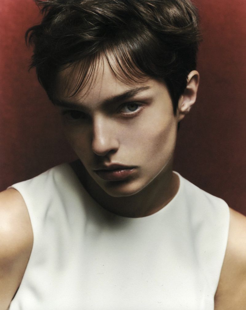 Model of the Week: Marilou Hanriot Went From A Museum Tour to the Saint ...