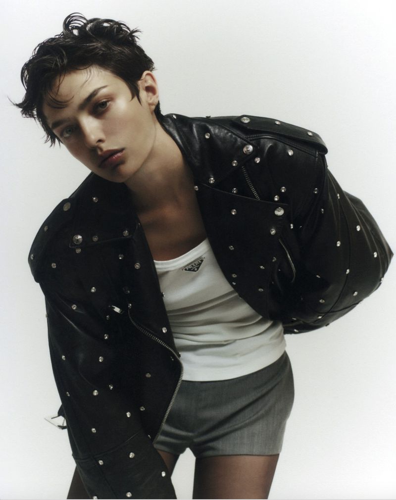 Model of the Week: Marilou Hanriot Went From A Museum Tour to the Saint ...