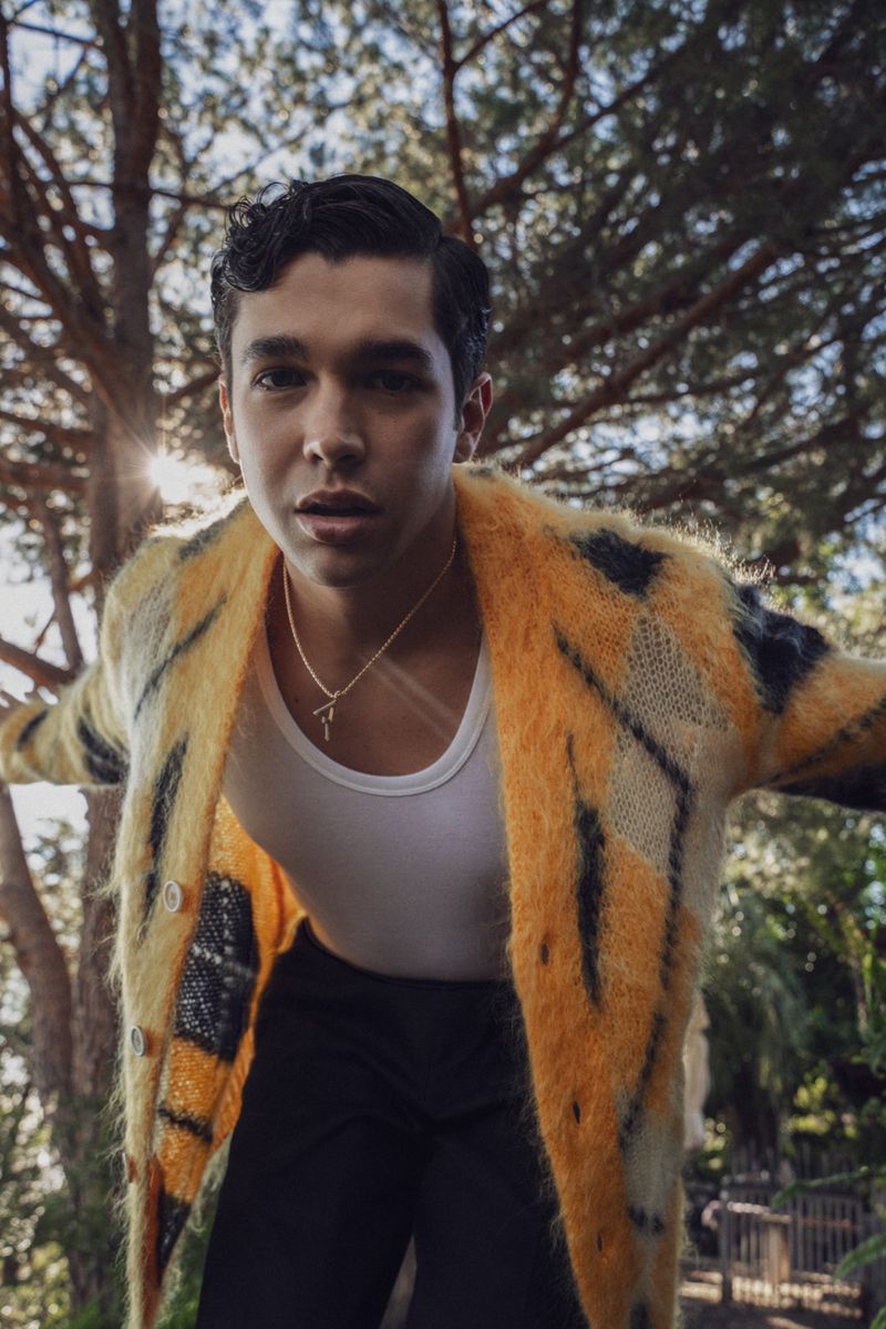 Austin Mahone (Iris Covet Book)