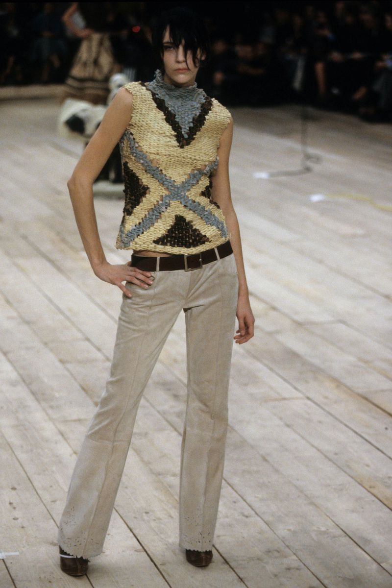 Alexander McQueen S/S 1999 Show (Alexander McQueen)