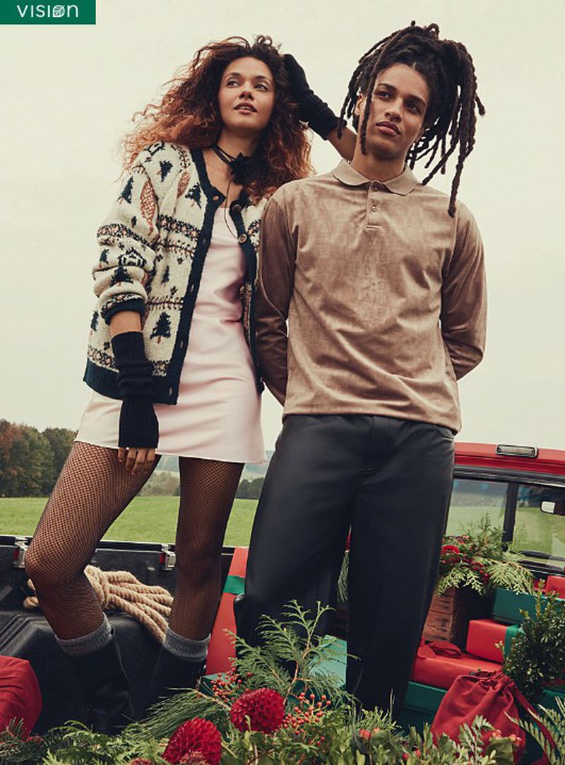 Simons Canada Holiday 2023 Campaign (Simons Canada)