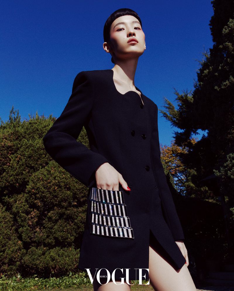 French Jewelry Encountered in a Korean Traditional HouseVogue Korea ...