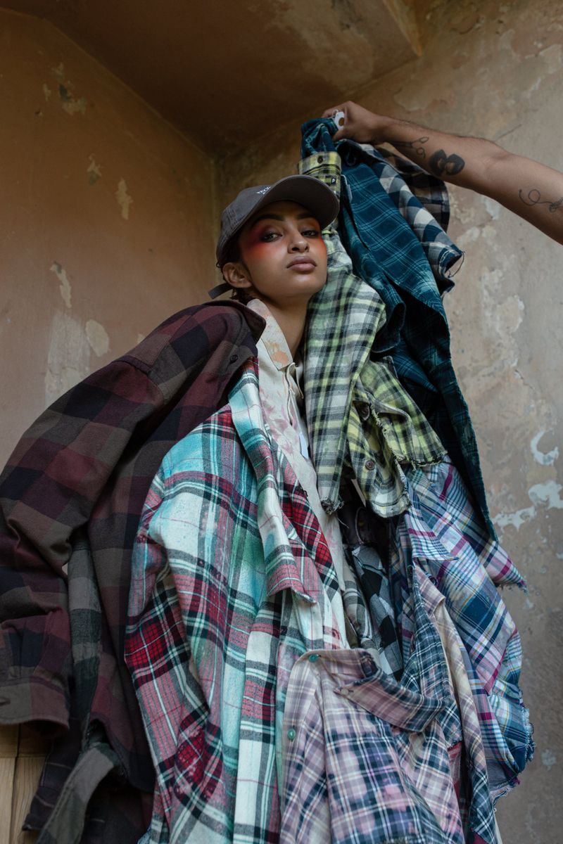 DECONSTRUCT RECONSTRUCT (Kaltblut Magazine)