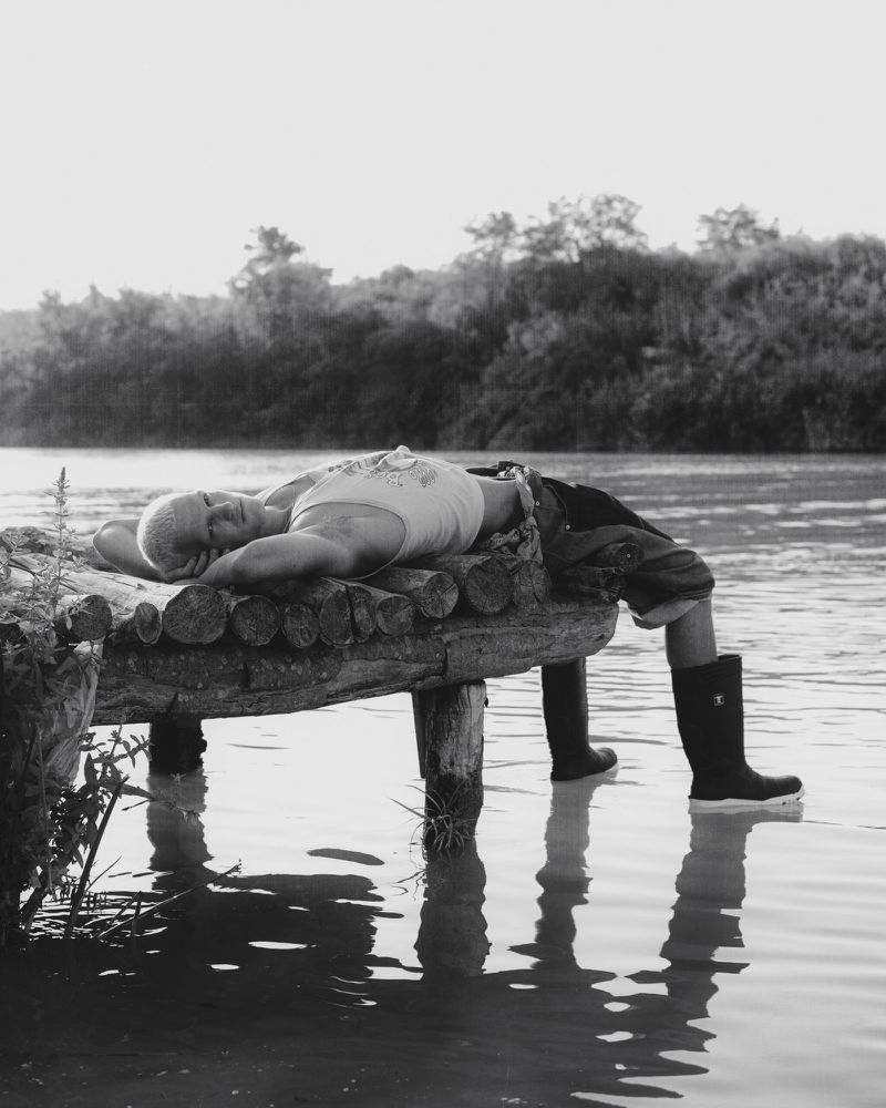 Dive Trip by Mattia de Benedictis (Sicky Magazine)