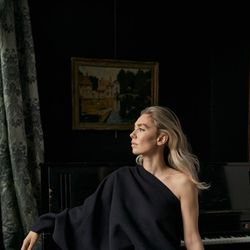 Jenny Cho - Hair Stylist Profile - Photos & latest news