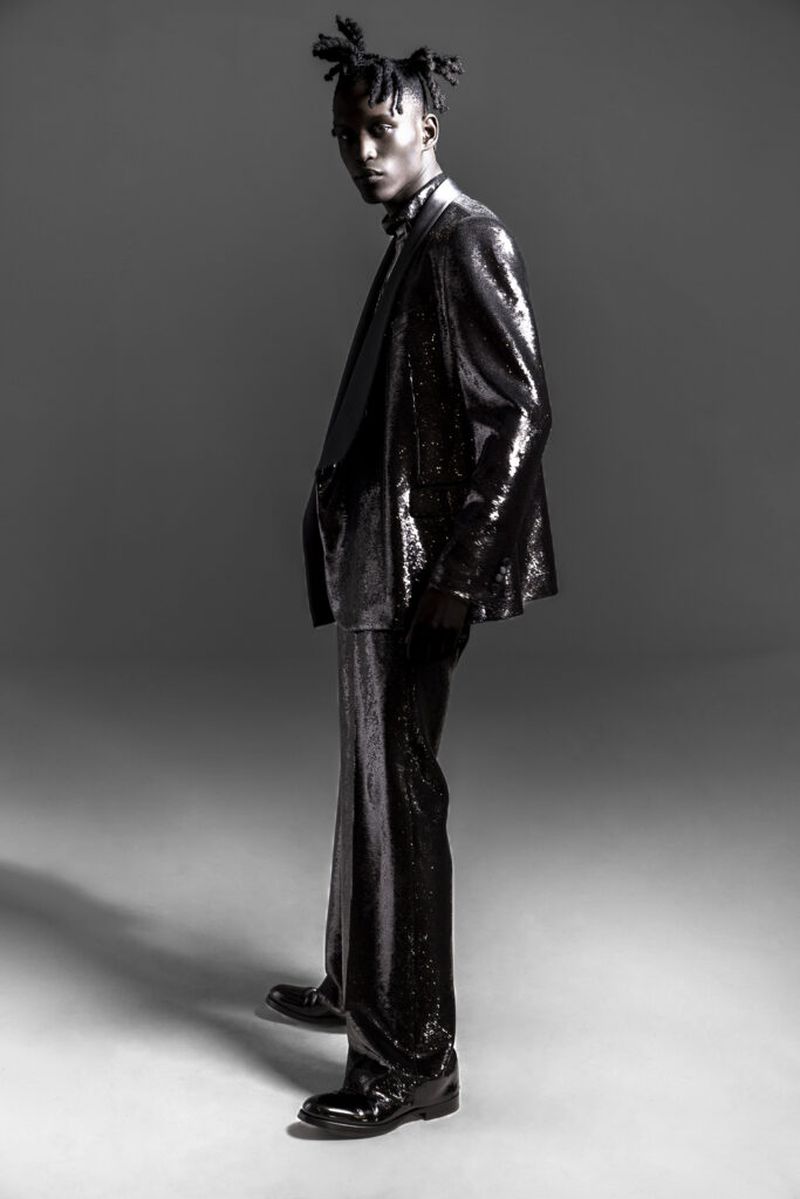 DAZZLE FOR THE NEW YEAR AHEAD (V Man)