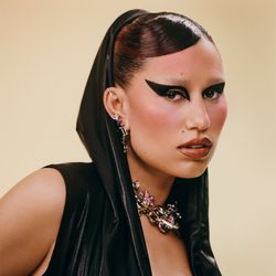 Robert Rumsey - Makeup Artist Profile - Photos & latest news