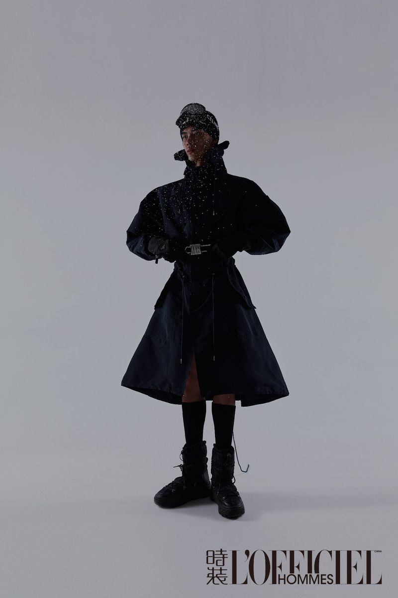 Inverse Photoelectric by Nine Li李九 (L'Officiel Hommes China)