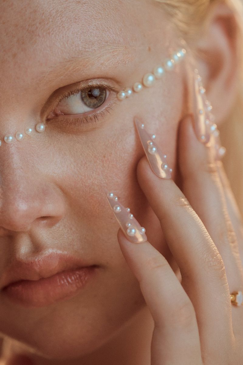 Venus's Return (L'Officiel Austria)