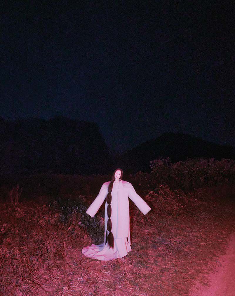 섬 화보 / Photographer : Songyi Yoon (Marie Claire Korea)