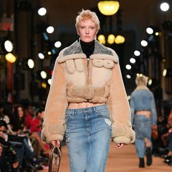 London Scully - Model Profile - Photos & latest news