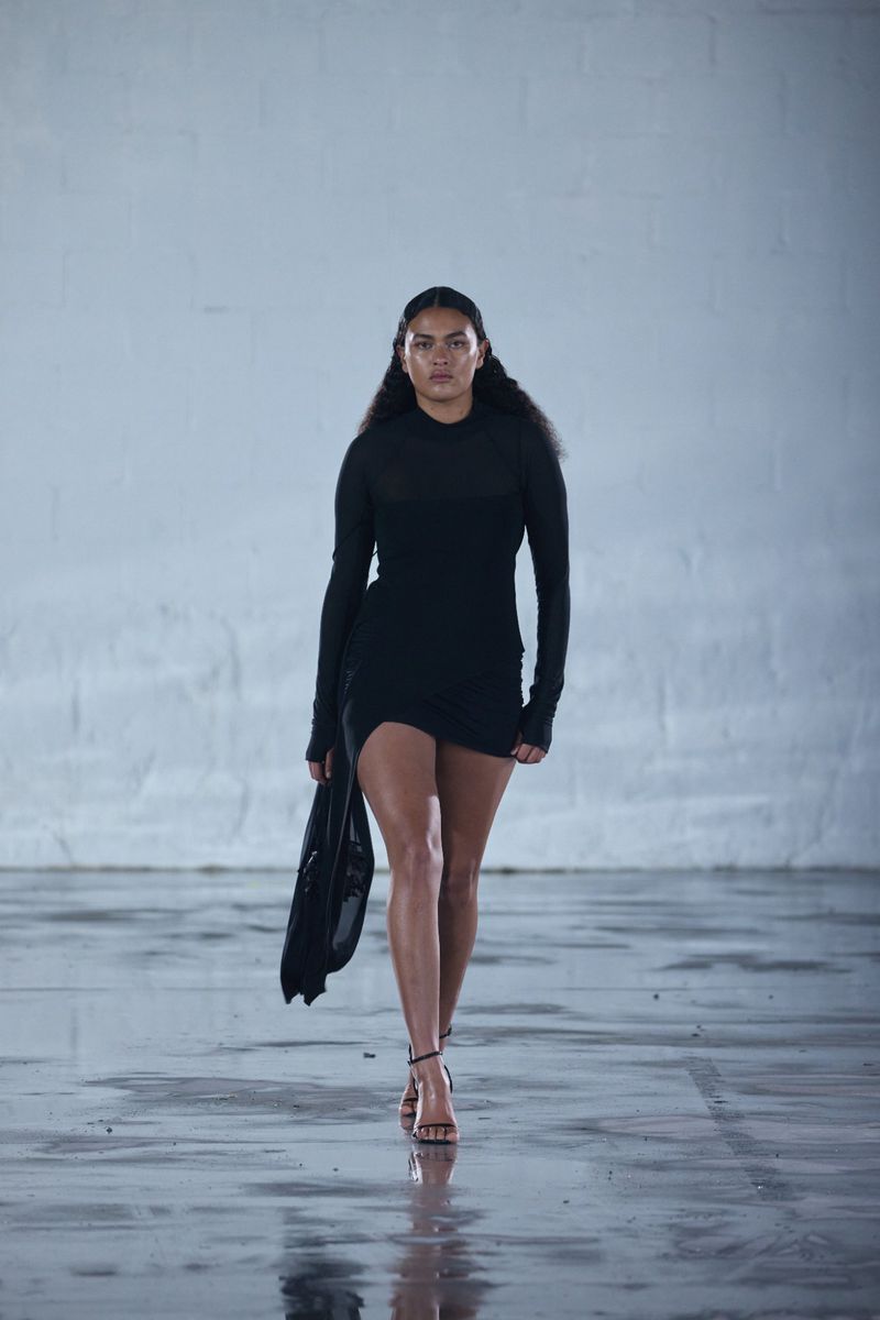 Helmut Lang F/W 23 Show (Helmut Lang)