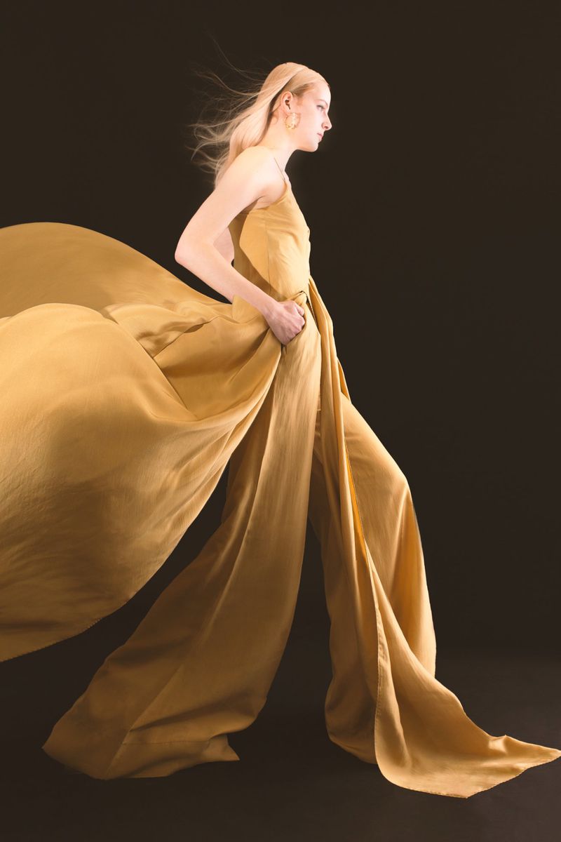 Romanticism Reigns (L'Officiel Singapore)