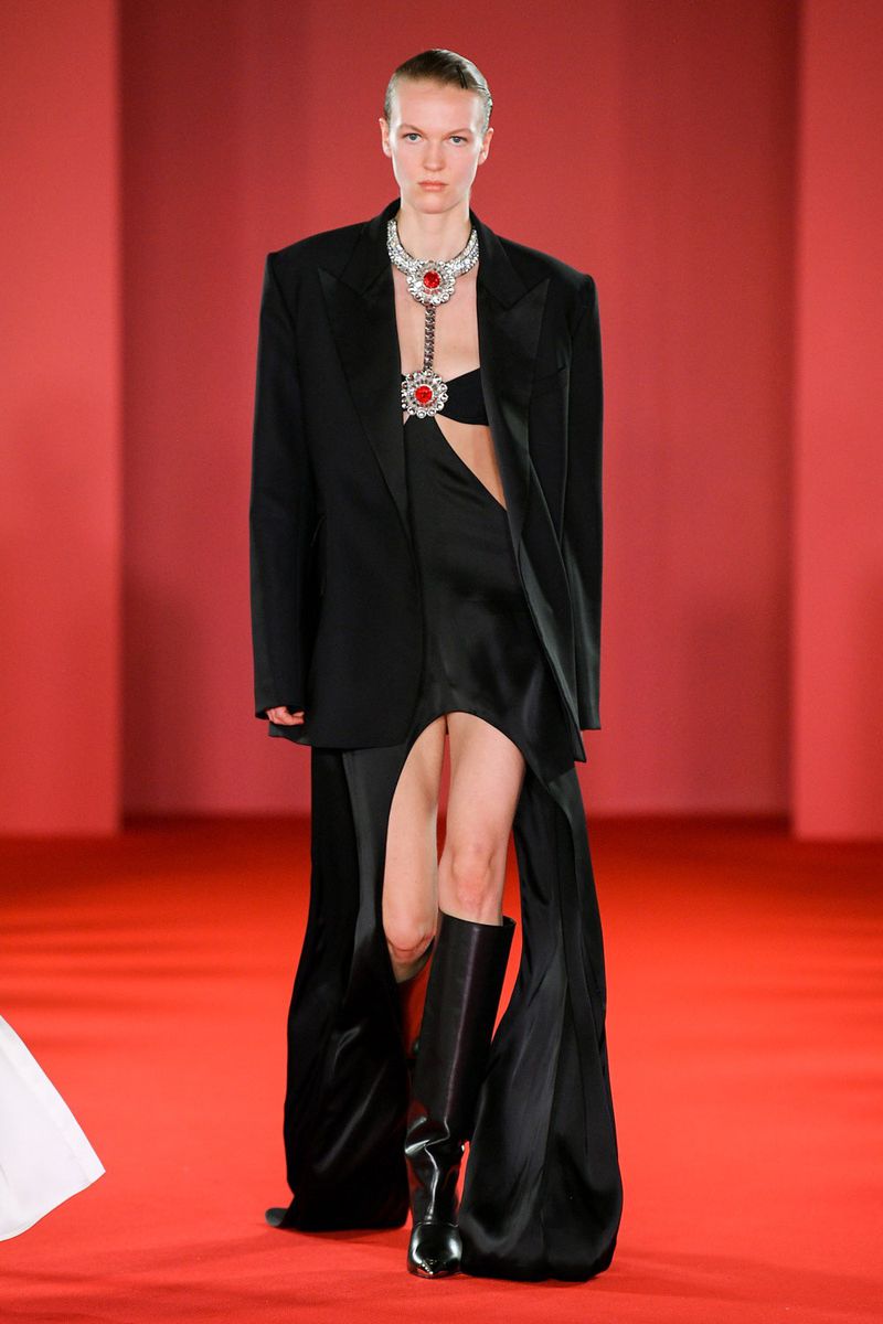 David Koma F/W 23 Show (David Koma)