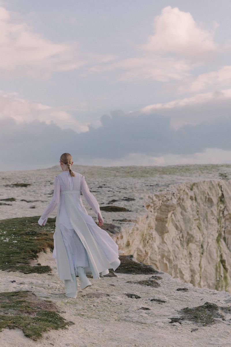 White Lotus by Clover (Vogue Portugal)