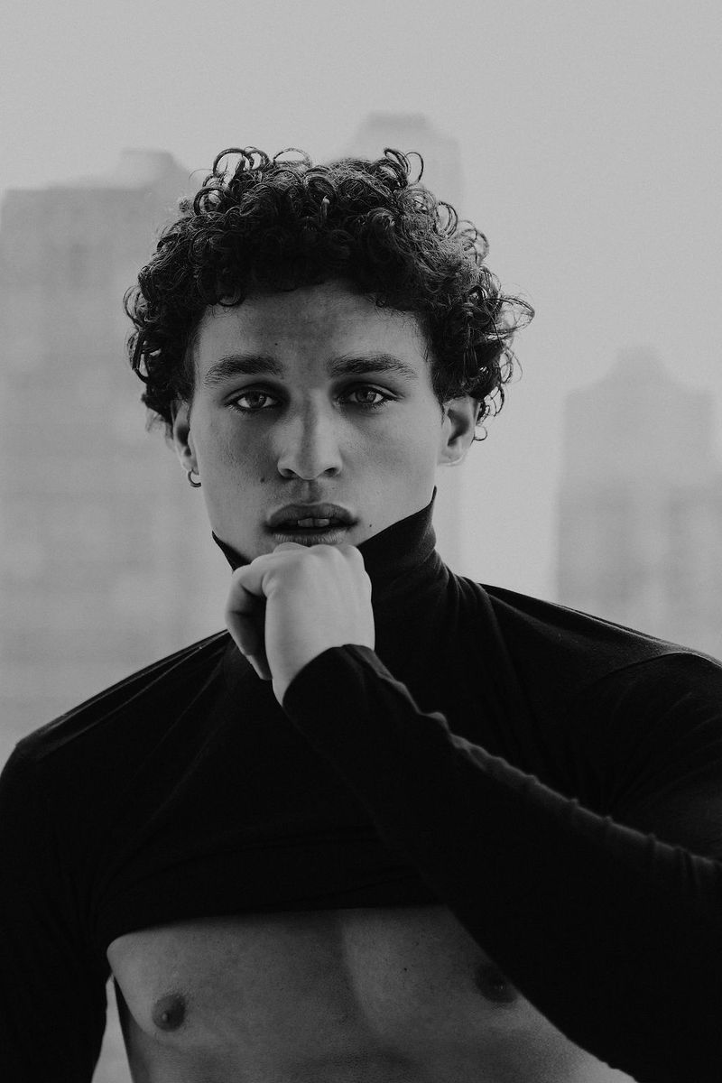 BRYAN MONTAÑEZ (Portrait)