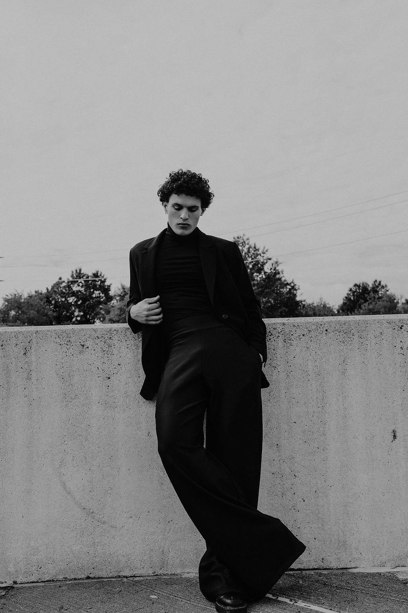 BRYAN MONTAÑEZ (Portrait)